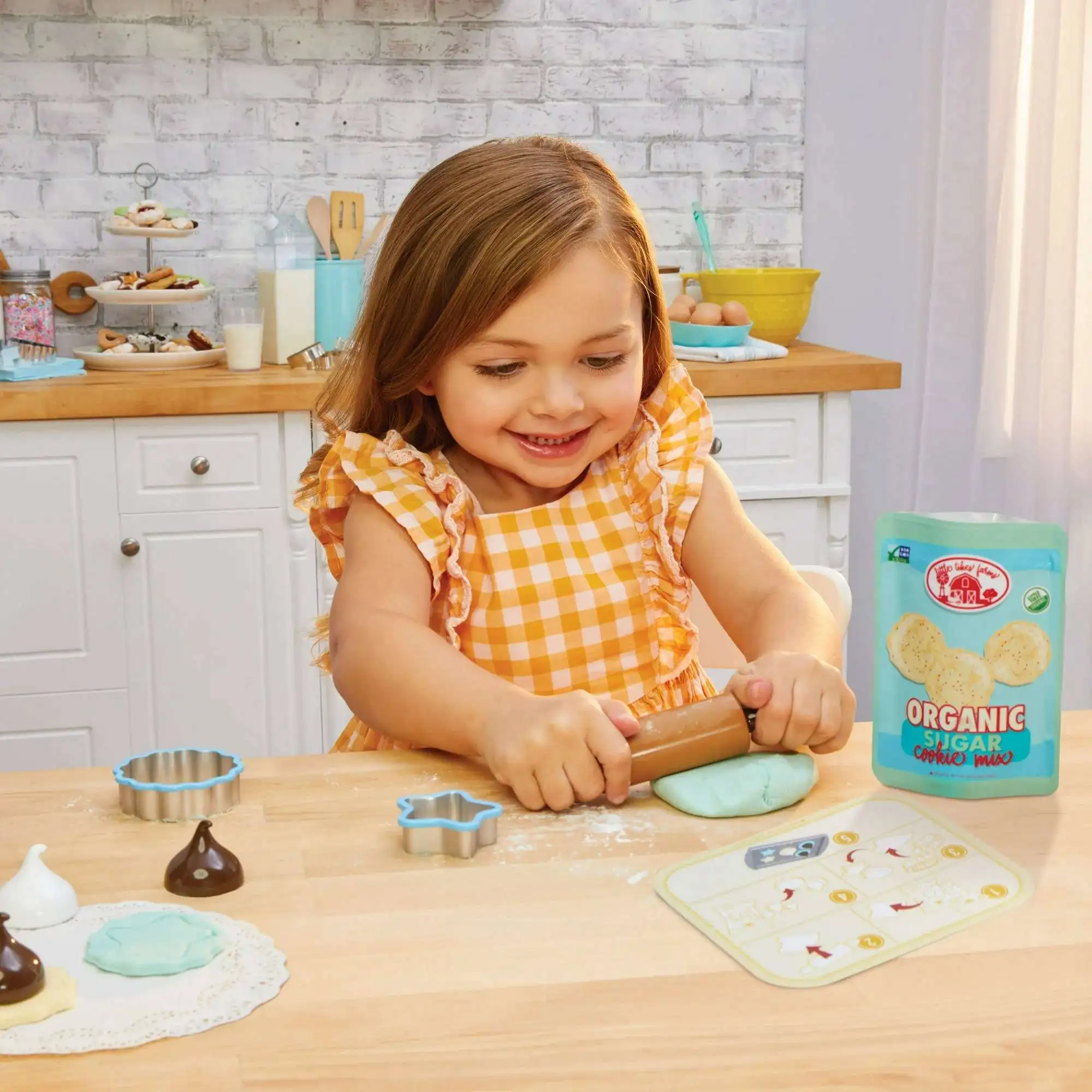 Little Tikes Creative Chefs Cookie Kit Playset MGA Entertainment - ToyWiz