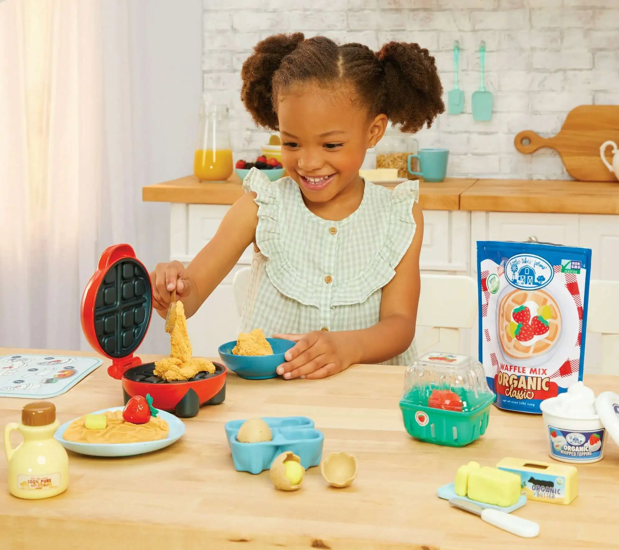 Little Tikes Creative Chefs Waffle Kit Playset MGA Entertainment - ToyWiz