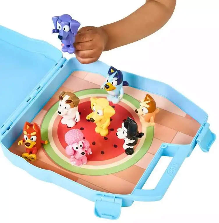 Bluey Play Go Exclusive Collector Case 8 Figures Bluey, Bingo, Jean Luc ...