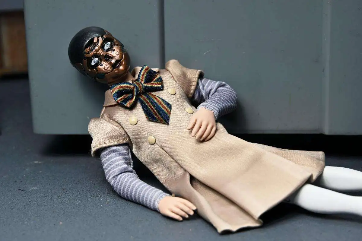 NECA M3GAN M3GAN 8 Clothed Action Figure - ToyWiz