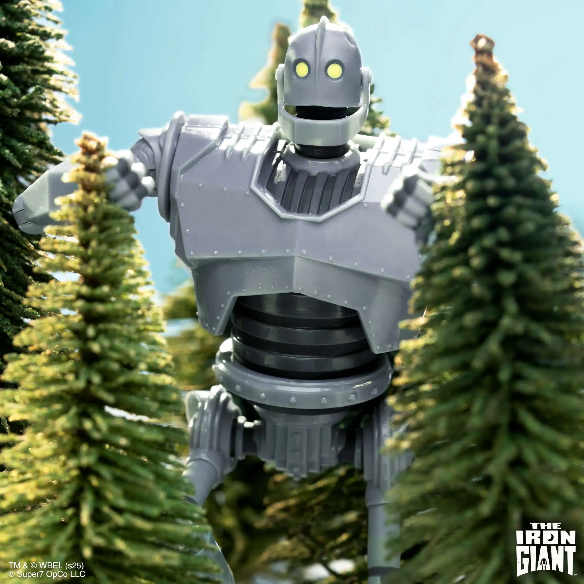 ReAction The Iron Giant Iron Giant 7 Action Figure Super7 - ToyWiz
