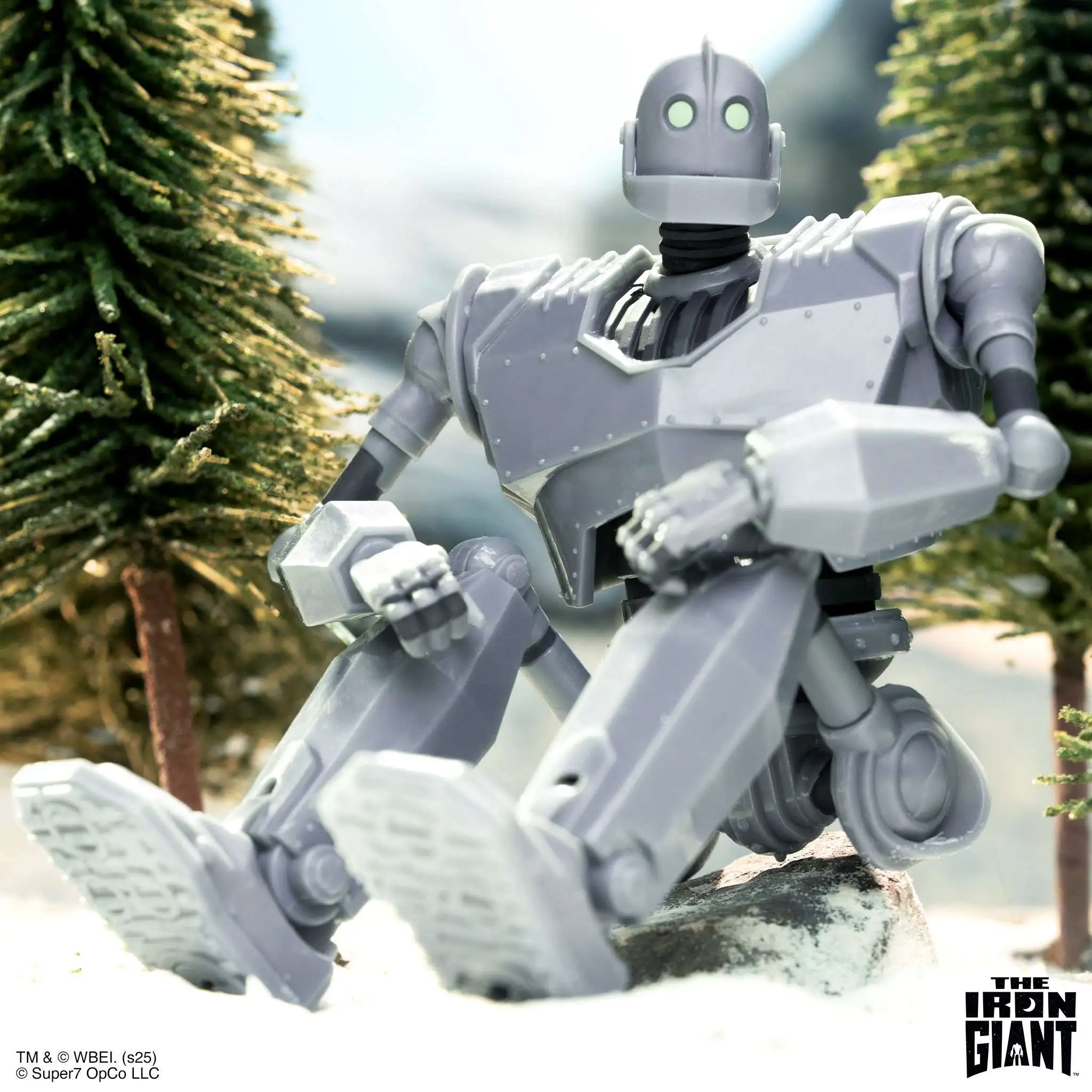 ReAction The Iron Giant Iron Giant 7 Action Figure Super7 - ToyWiz