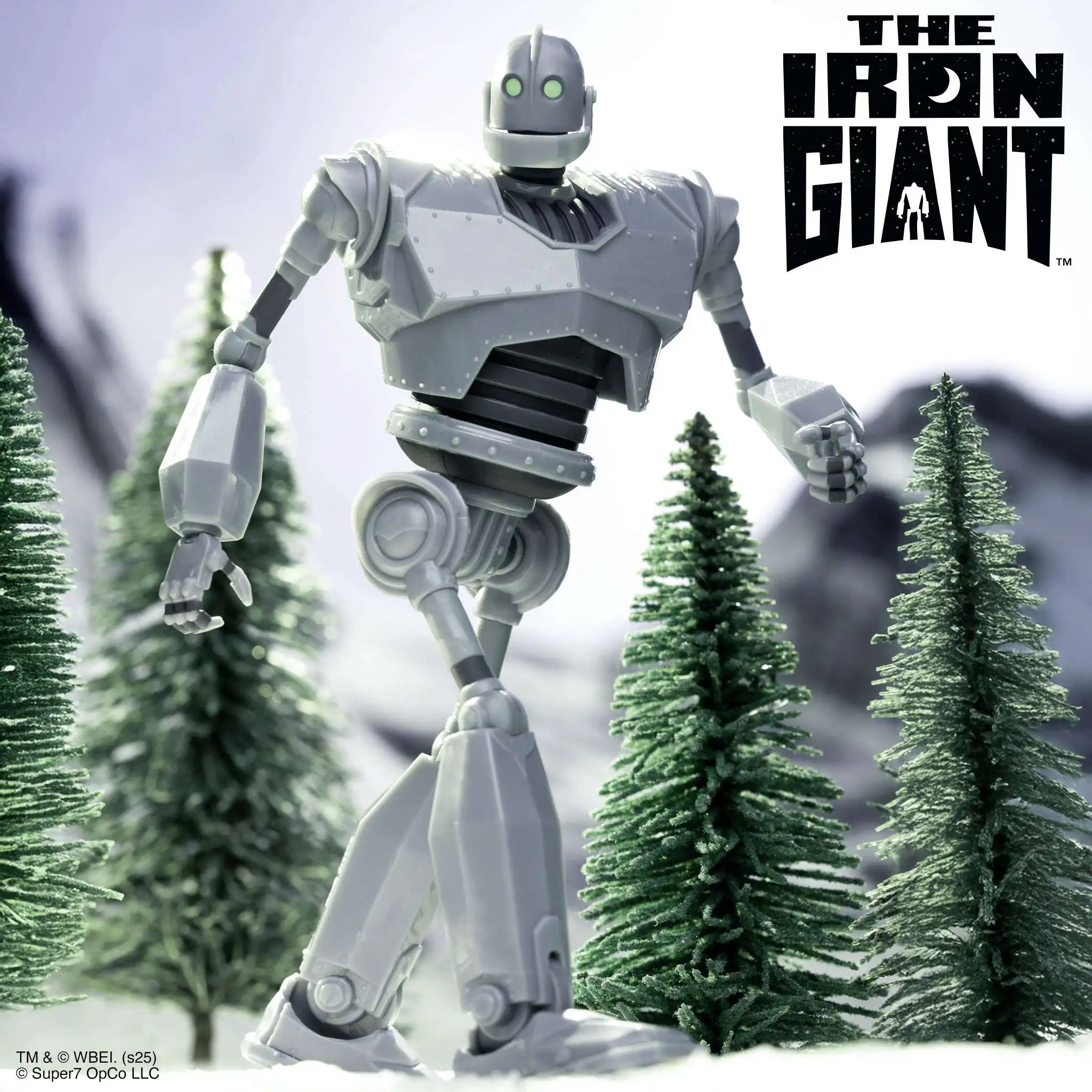 ReAction The Iron Giant Iron Giant 7 Action Figure Super7 - ToyWiz